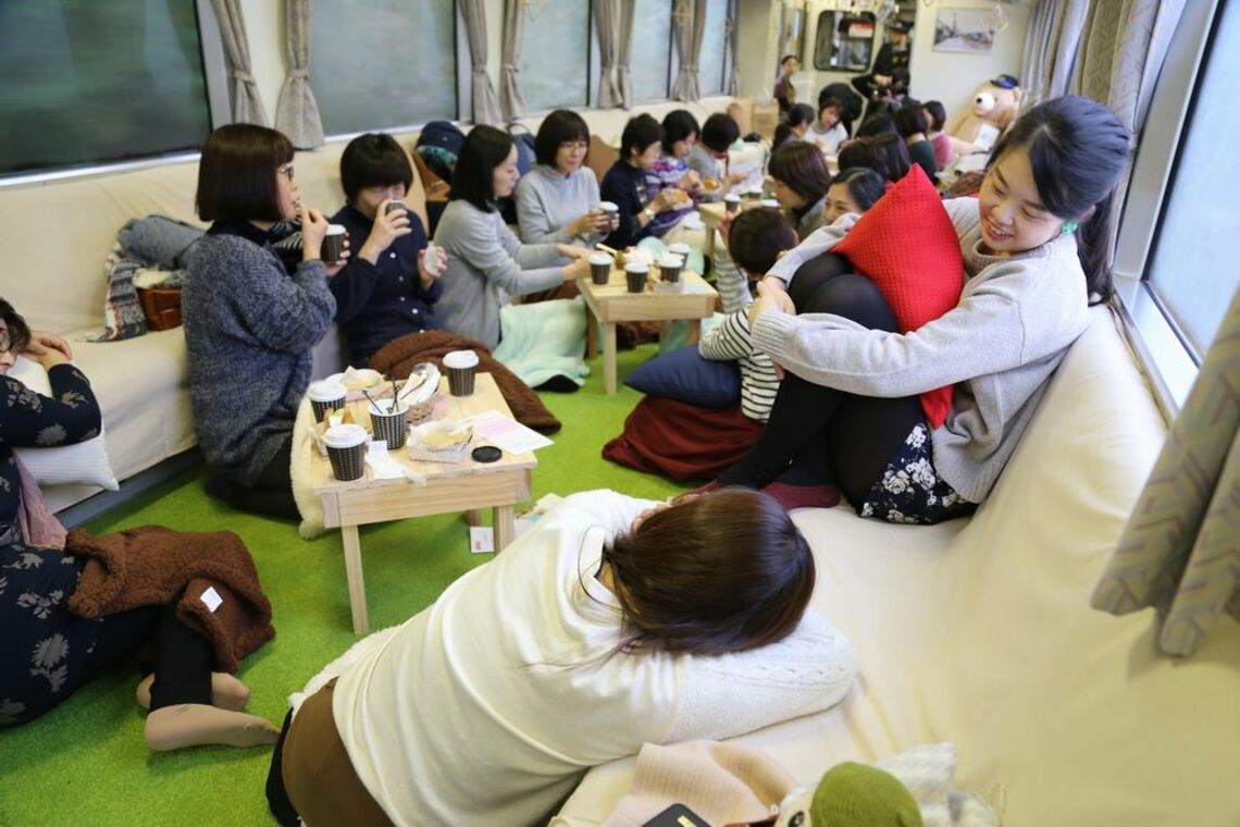 三江線廃止後の標的木次線の生き残り策 ワイン列車不調にめげず女子旅列車で大逆転 ローカル線公共交通 東洋経済オンライン