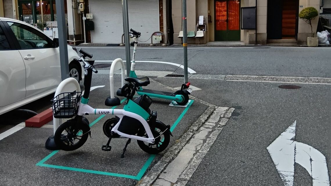 ｢LUUPの歩道走行は時速6キロ以下のルールって知っている？｣｢本当に守られている？｣→実際に利用して体感した "次世代インフラの危うさ" | 肉体派ライターのガチ検証 | 東洋経済オンライン