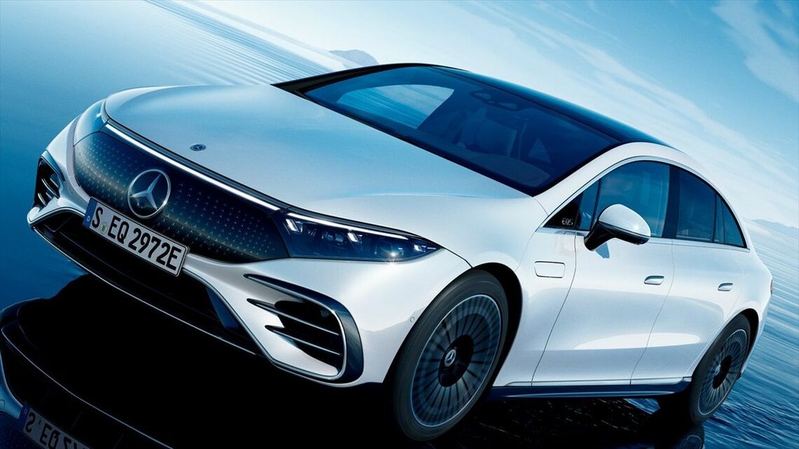 電気のベンツ｢EQE／EQS｣日本上陸で見えた全貌 日本最長700kmの航続距離で高級車の新時代へ | 新車レポート | 東洋経済オンライン