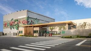 まさかのスタバ超え「激安ドリンク店」の驚く勢い。中国では競争 まさかのスタバ超え「激安ドリンク店」の驚く勢い。中国では競争
