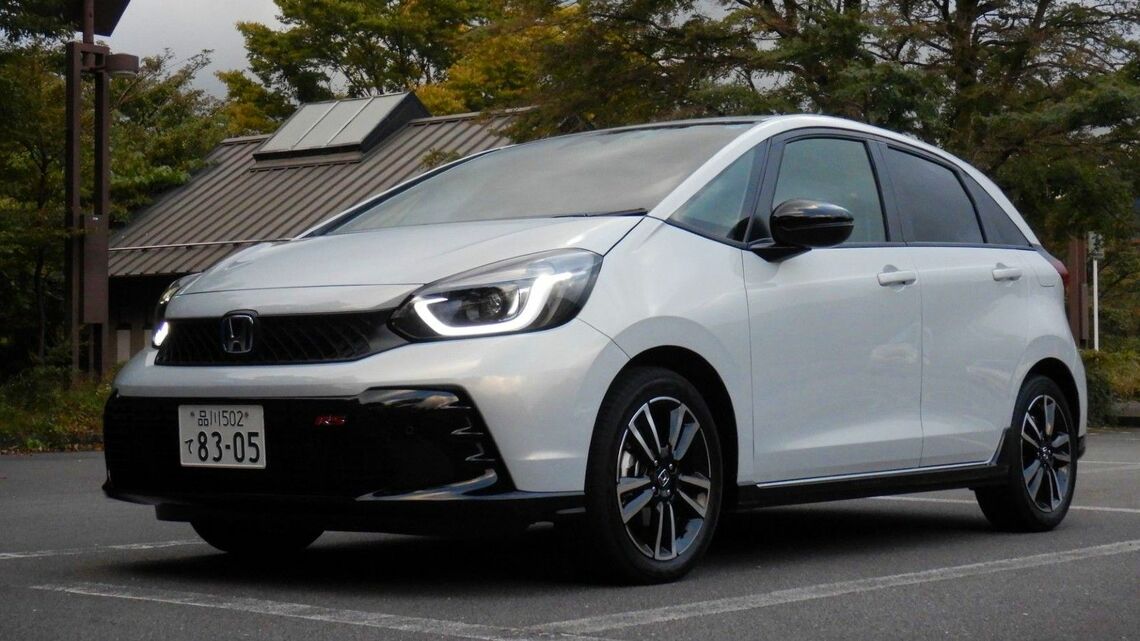 フィット改良｢e:HEV RS｣乗ってわかった進化 4代目マイナーチェンジで走り激変､安全性強化も | 西村直人の乗り物見聞録 | 東洋経済オンライン